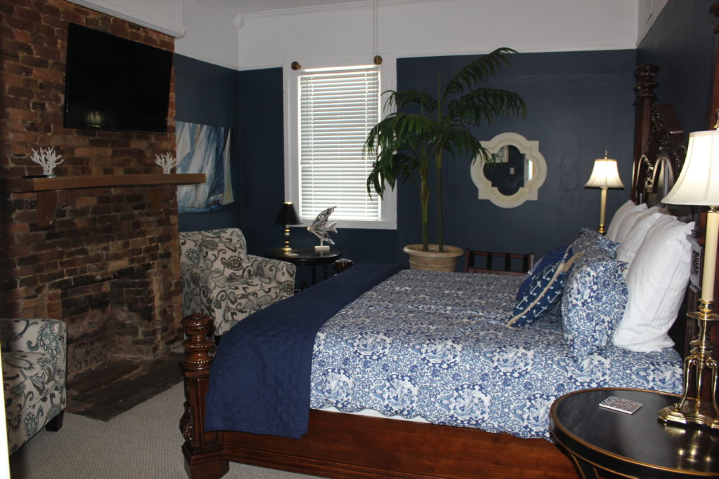 Nautical Suite - Jailer's Inn Bed & Breakfast