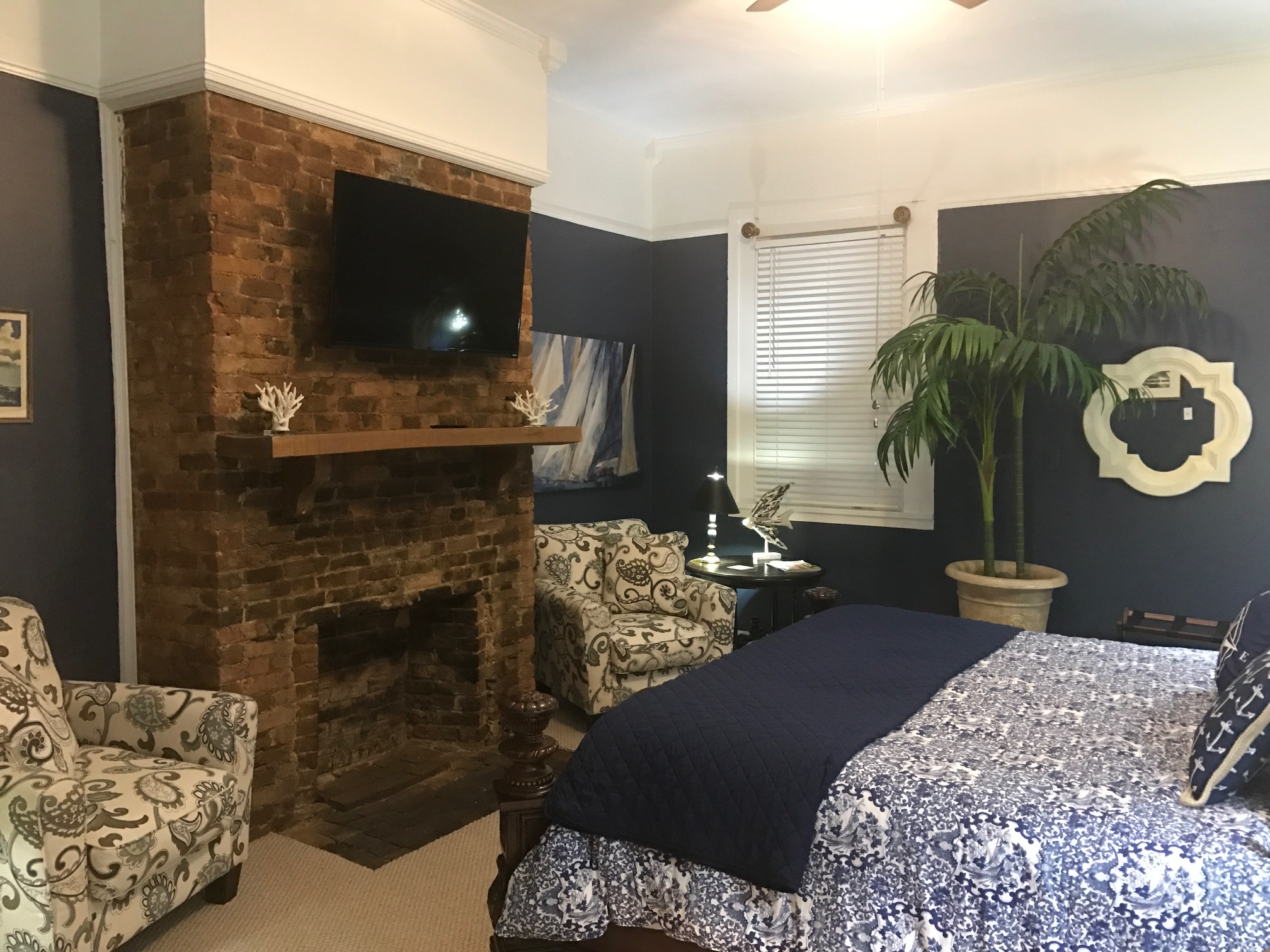 Nautical Suite - Jailer's Inn Bed & Breakfast